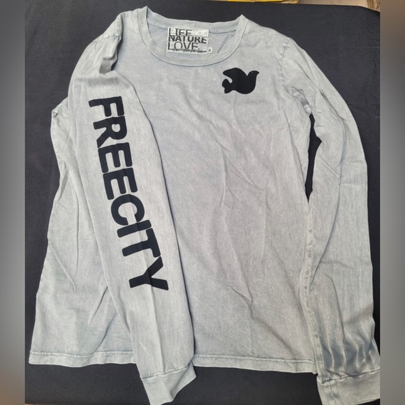 freecity | Tops | Freecity Artists Wanted Super Vintage Longsleeve Tee Light Grey | Poshmark